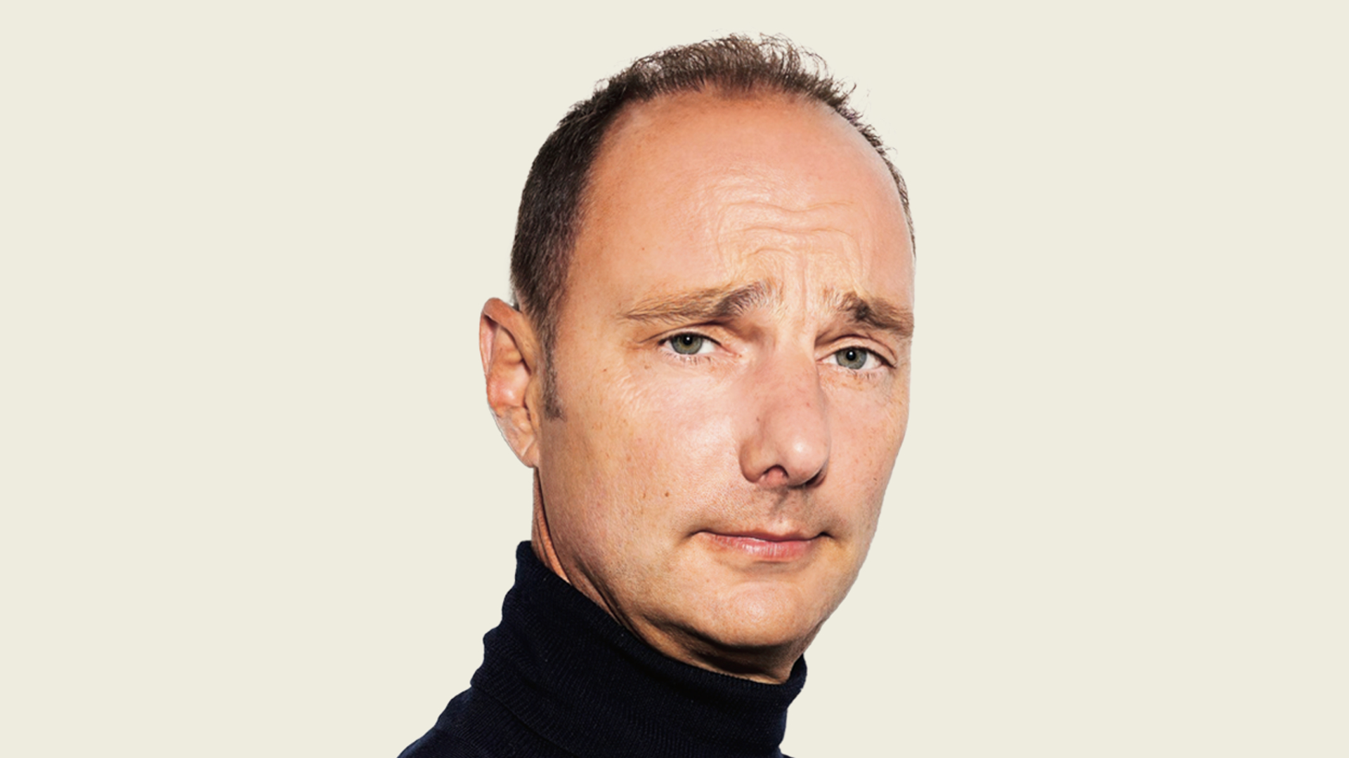 Komiek, acteur en presentator Thomas van Luyn (55) zegt graag 'ja' op ...