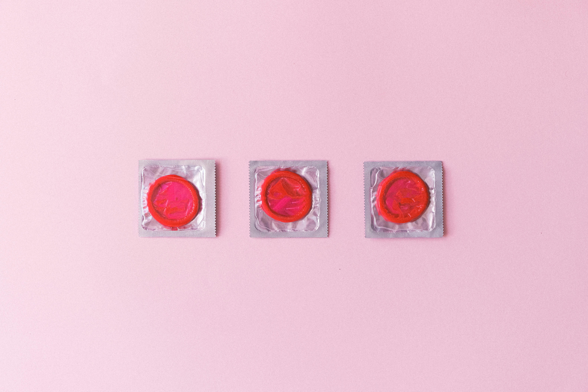 Vraag een gratis pakketje met condooms aan - Doe niet dom, doe 'm om ...