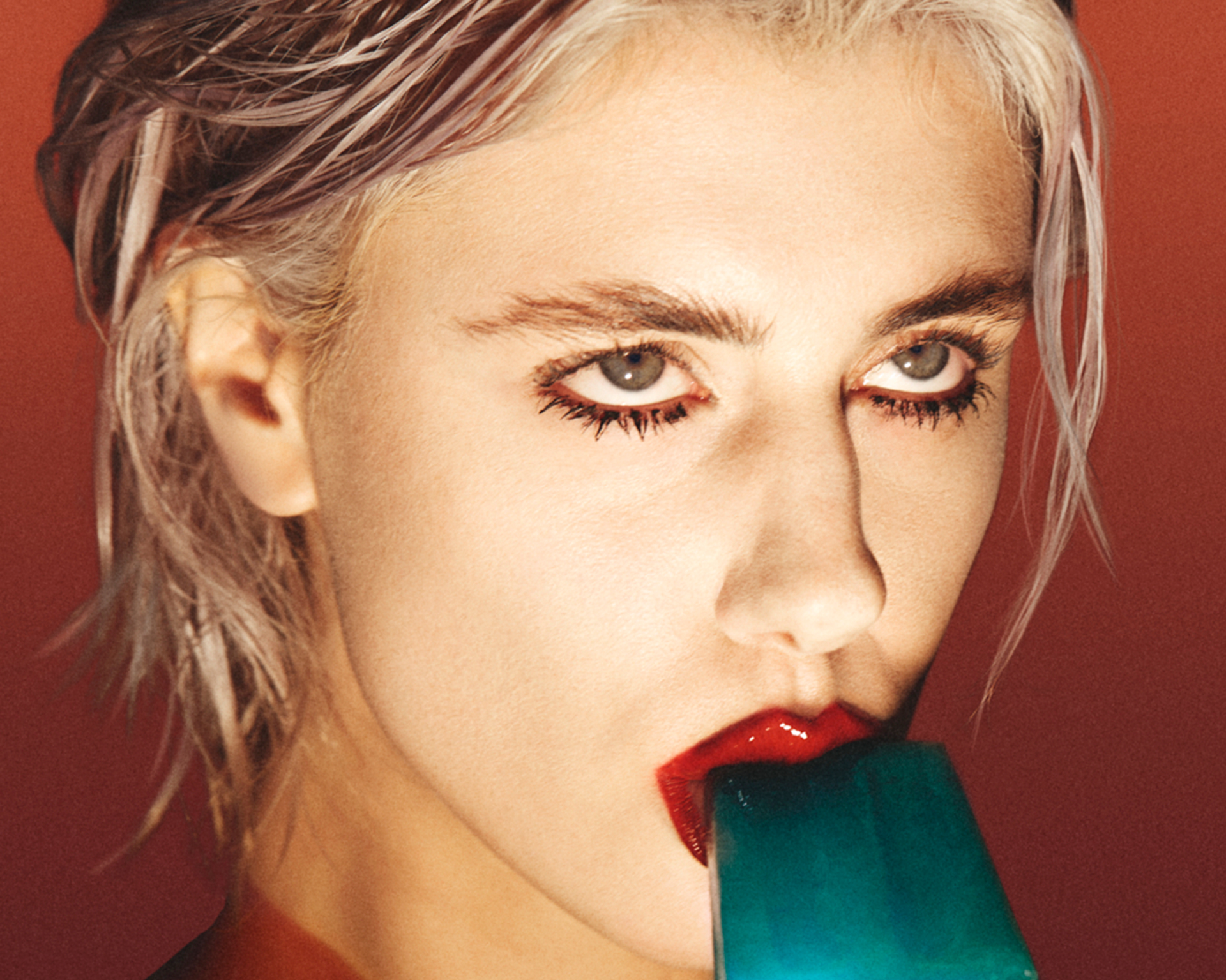 Het Brand New Music-interview met Sylvie Kreusch - Bar Laat - BNNVARA